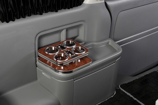 ハイエース用 LEGANCE カップホルダー(リアコンソール)を販売。 カスタムパーツ専門店 200Kモータリング